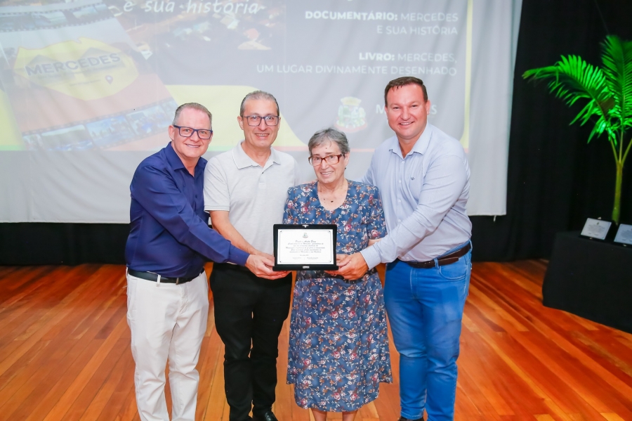 Mercedes realiza noite de homenagens e lança documentário e livro sobre ...